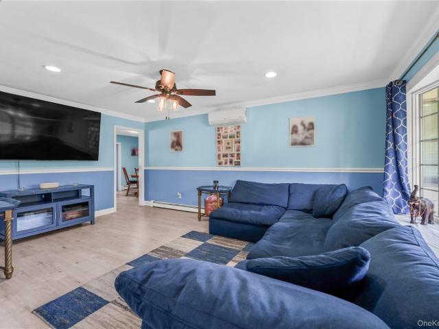 24 Sabre Drive