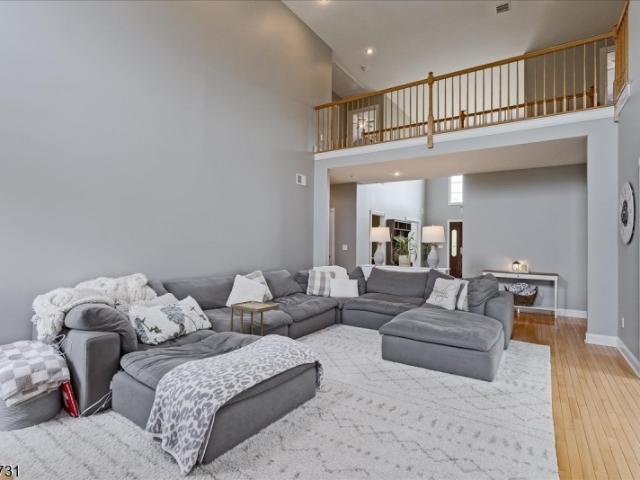 24 Saddle Ridge Rd