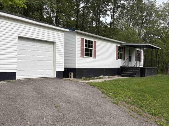 24 Seventh St, Hendricks, WV 26271