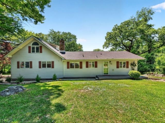 24 Skytop Rd