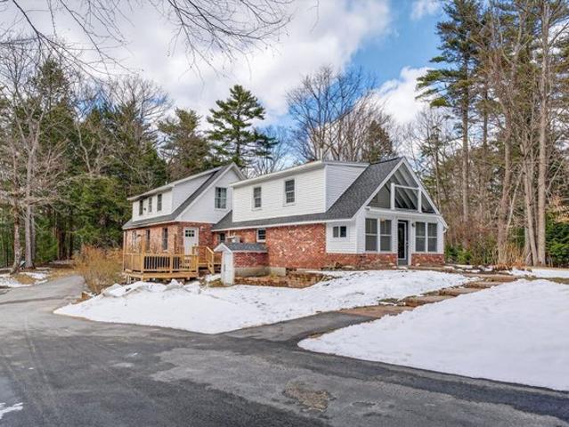 24 Solomon Dr, Gorham, ME 04038