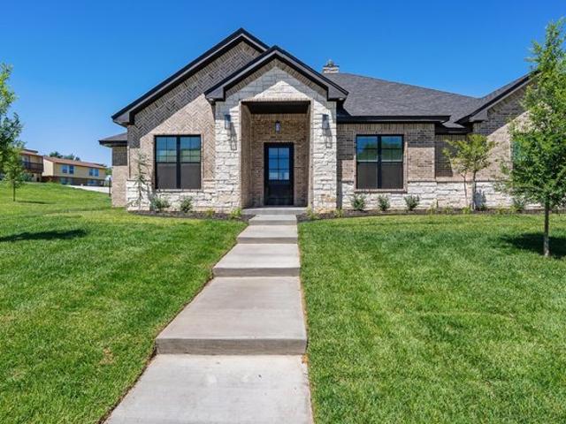 24 Southridge Dr, Canyon, TX 79015