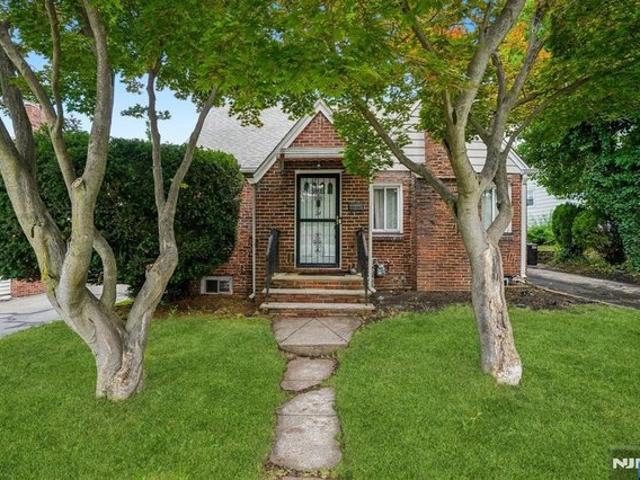 24 Springer St, Belleville, NJ 07109