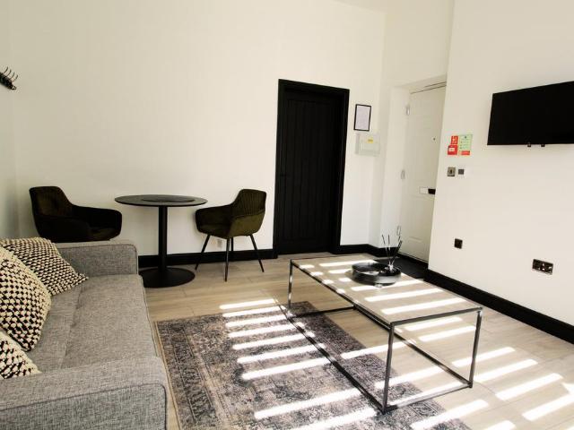 24 St. Catherines Flat 3, Lincoln. 2 bed flat to rent £1,000 pcm £231 pw