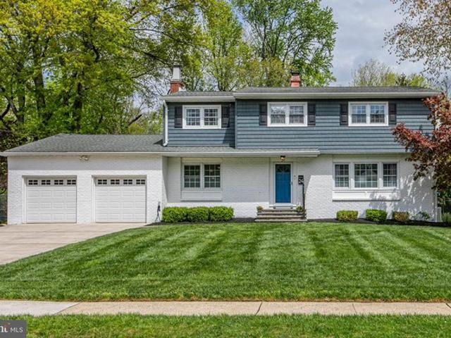 24 Stonicker Dr, Lawrence Township, NJ 08648
