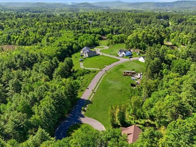 24 Sunny Crest Ln, Belchertown, MA 01007