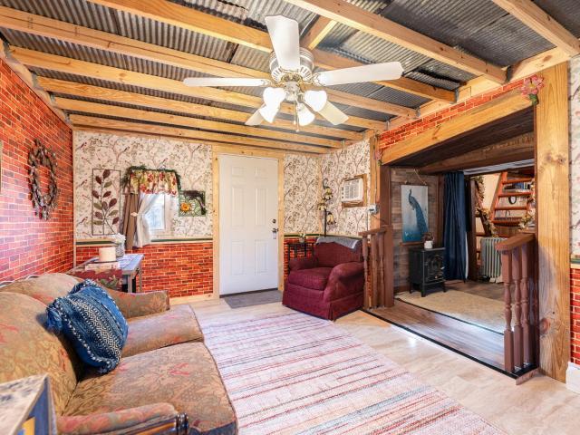 24 Sulphur Springs Hollow Road