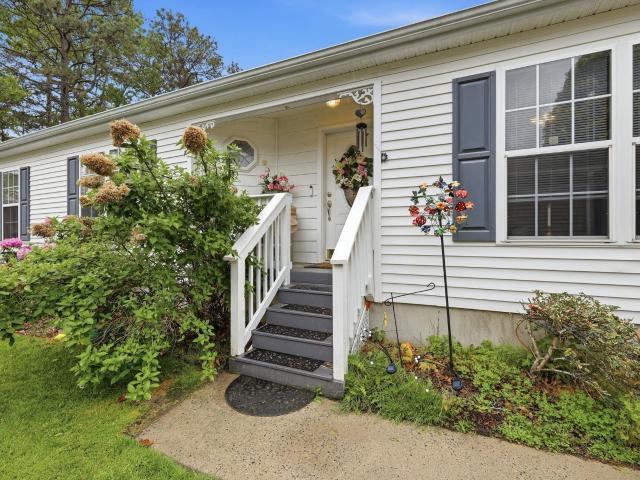 24 Sycamore Ln