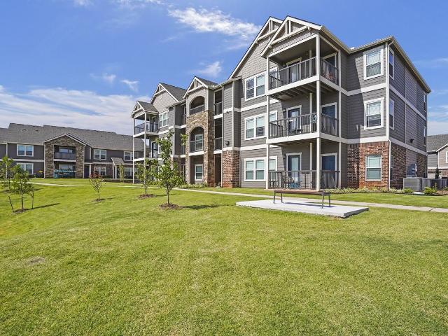 24Hundred Apartments 1 Bedroom Apartment for Rent at 2400 Watermark Blvd, Oklahoma City, OK 73134