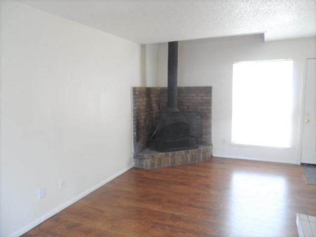 2504 N Hudson Avenue # E