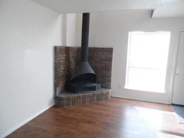 2504 N Hudson $0 Renew Fee 1 Bedroom Apartment for Rent at 2504 N Hudson Ave, Oklahoma City, OK 73103