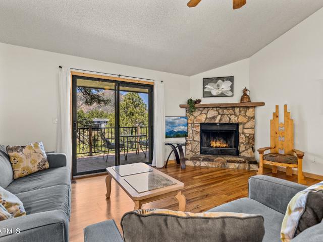 2504 n whispering pines way