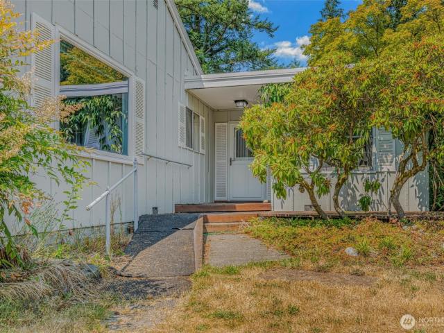 2504 NE 147th Street