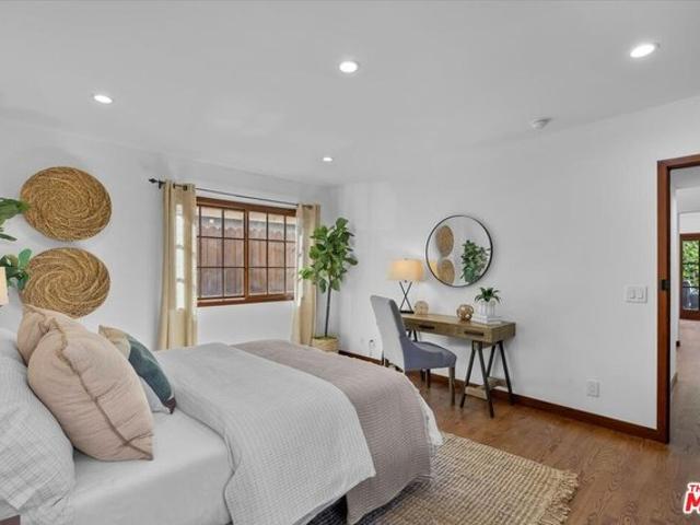 2504 Ocean Ave, Venice, CA 90291