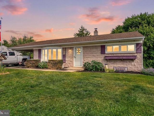 2504 Berkshire Ln, Dover, PA 17315