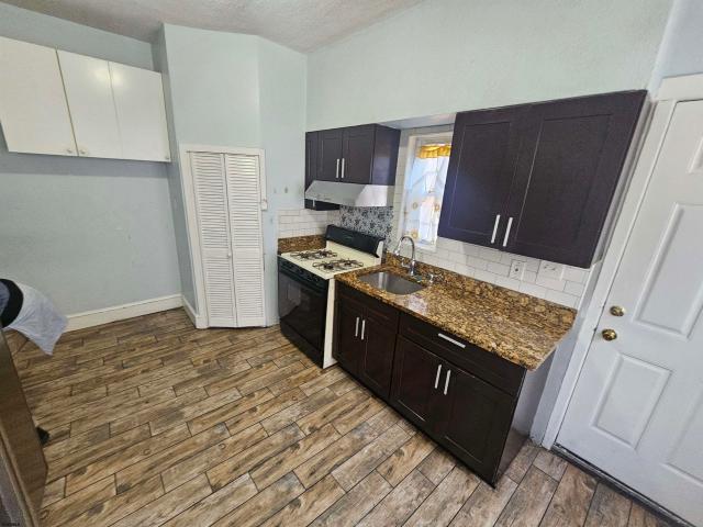 2504 Camarotta Pl