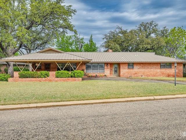 2504 Douglas Dr, San Angelo, TX 76904