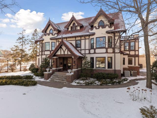 2504 Euclid Place