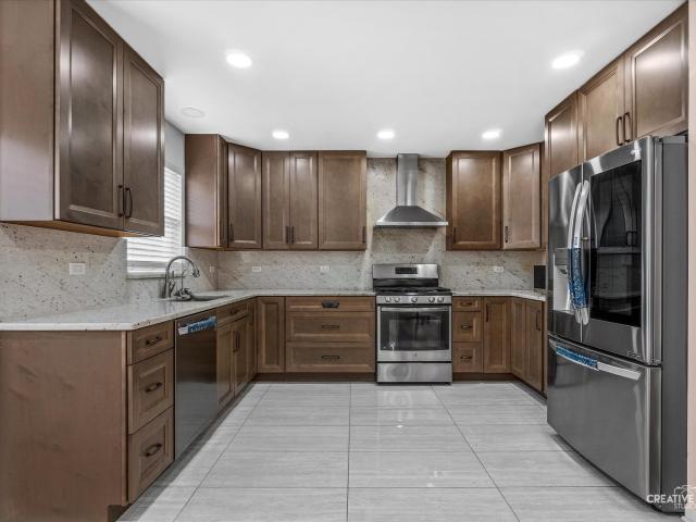 2504 Fairbanks Court