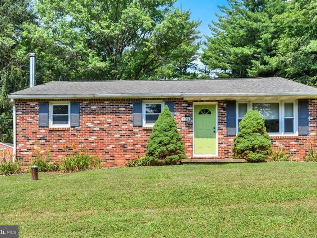 2504 Fairmount Rd, Hampstead, MD 21074