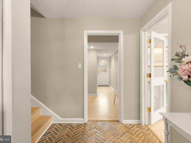 2504 Fauquier Ln, Reston, VA 20191 | MLS #VAFX2300 | Compass