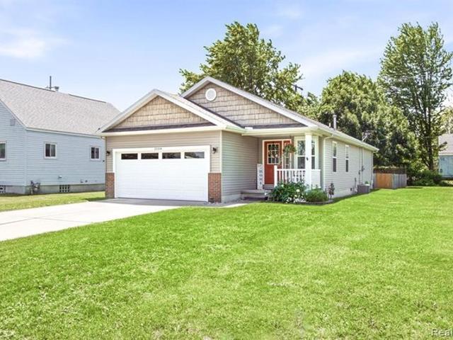 2504 John L St, Port Huron, MI 48060