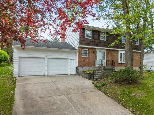 2504 Lynnhurst Dr, Vestal, NY 13850