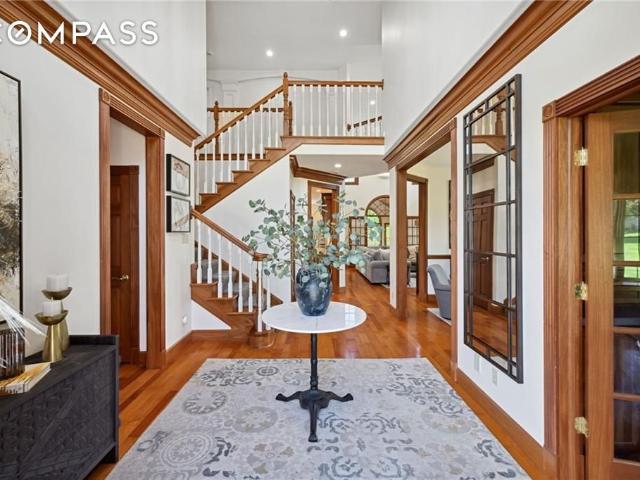 2504 Ron Dr, New Castle, PA