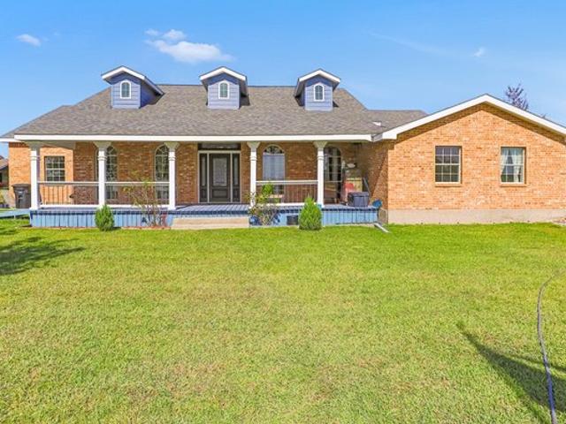 2504 Schwab Rd, Seguin, TX 78155