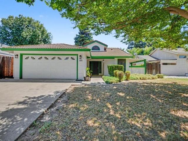 2504 Spring Water Dr, Modesto, CA 95355