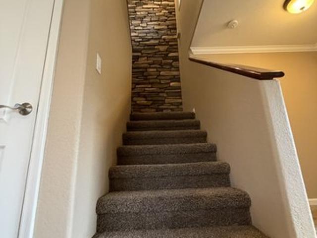 2504 W Hedgehog Pl, Phoenix, AZ 85085