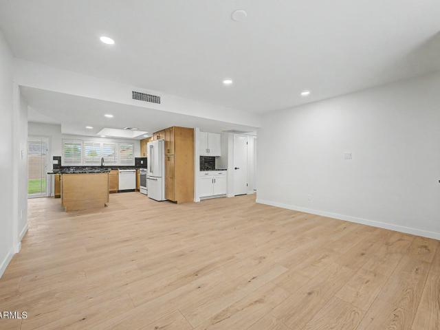 2504 W PLATA Avenue