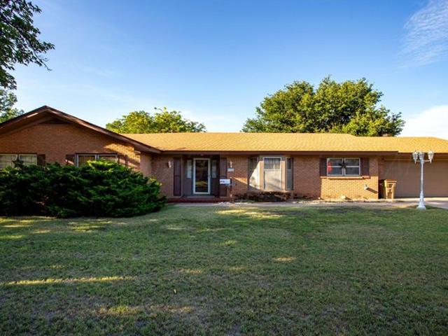 2504 11th Ave, Canyon, TX 79015