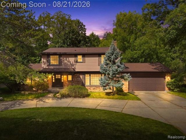 25055 Arden Park Dr, Farmington Hills, MI 48336