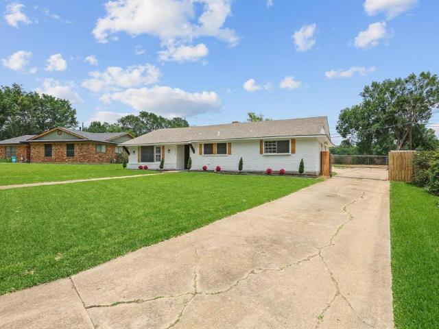 2505 Meadows Lane