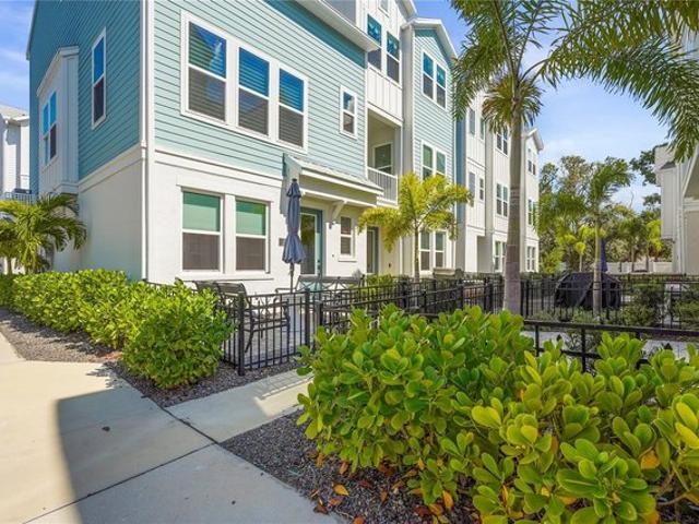 2505 Boone Ct, Sarasota, FL 34237