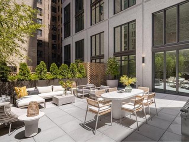 2505 Broadway Apt 2A, New York, NY 10025