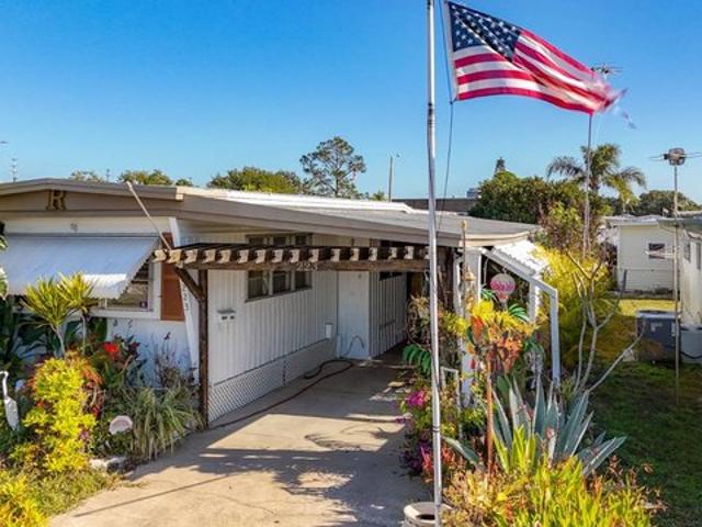 2505 E Bay Dr Lot 223, Largo, FL 33771