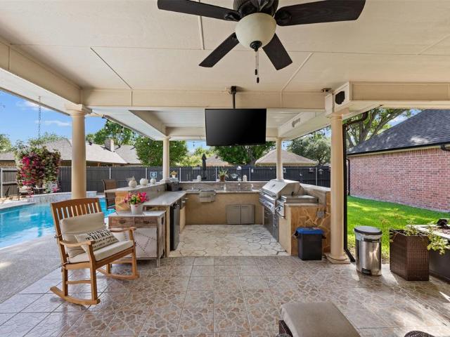 2505 Inverrary Drive