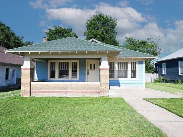 2505 Lipscomb St, Fort Worth, TX 76110