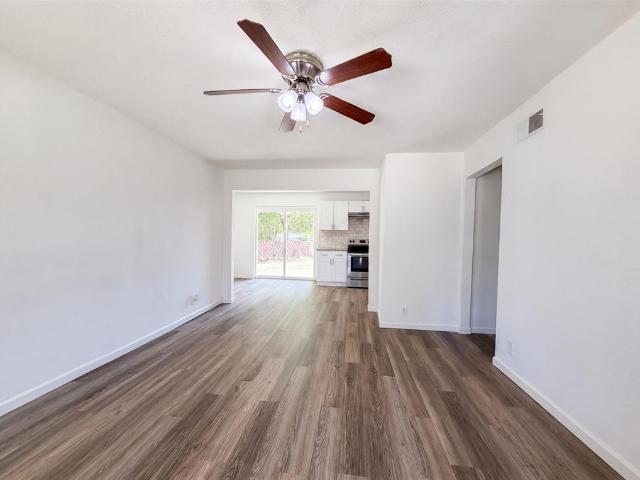 2505 Plaza Street