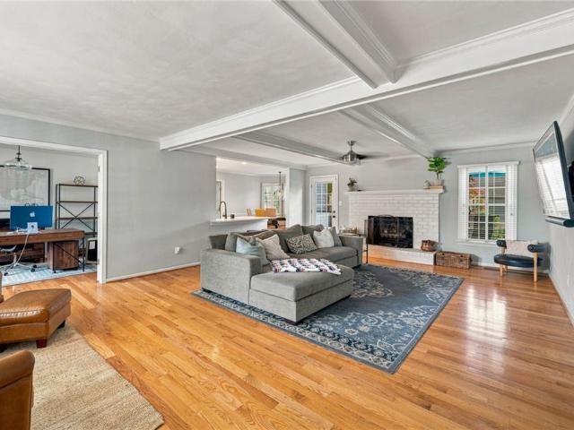2505 Ravencroft CT