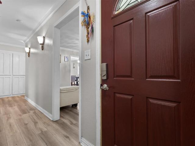 2505 Robin Lane