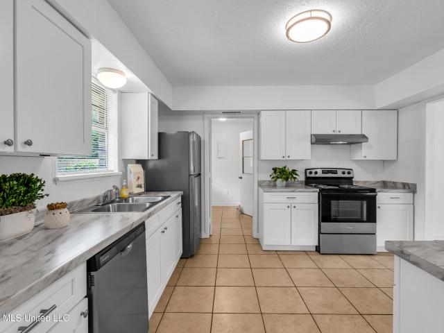 2505 Shady Lane