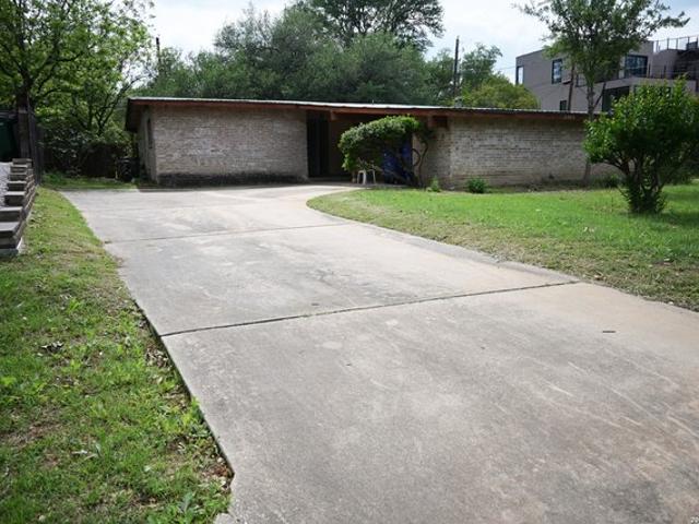 2505 Trailside Dr, Austin, TX 78704