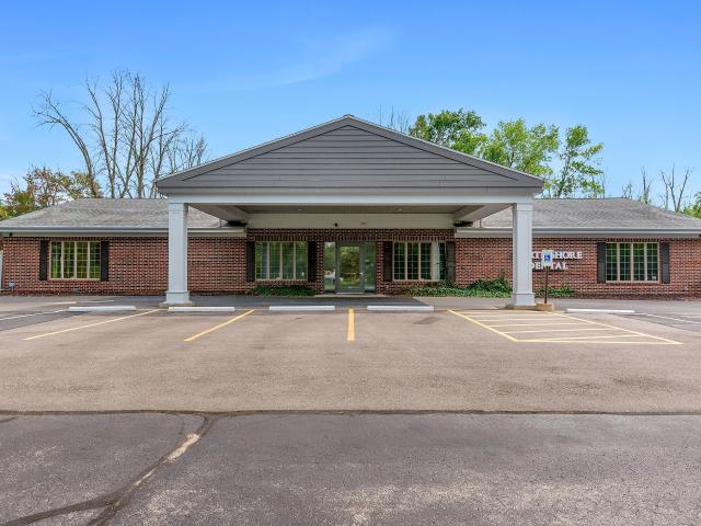 2505 W Mequon Rd