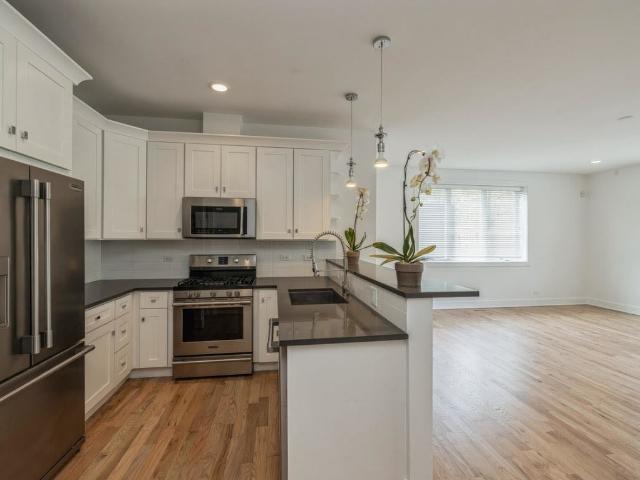 2505 W Potomac Avenue # 1W