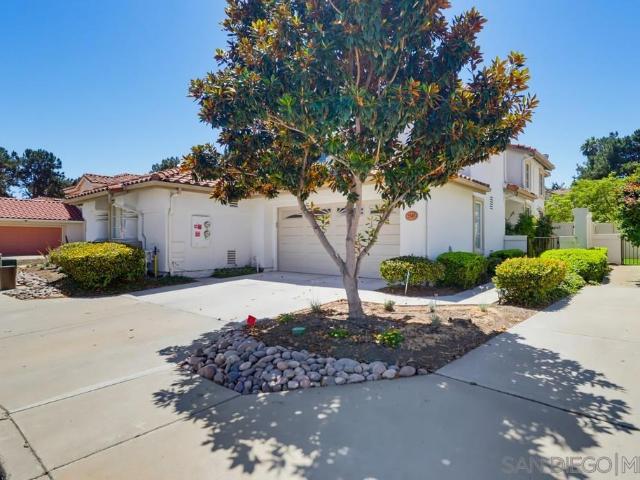 2505 Whispering Palms Loop