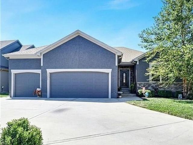 25069 W 150th Ter, Olathe, KS 66061