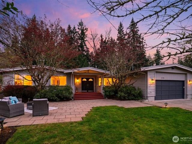 2506 th Ave SE, Bellevue, WA 98008